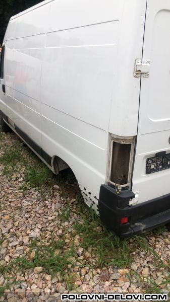 Ford Transit 2.2 Kompletan Auto U Delovima