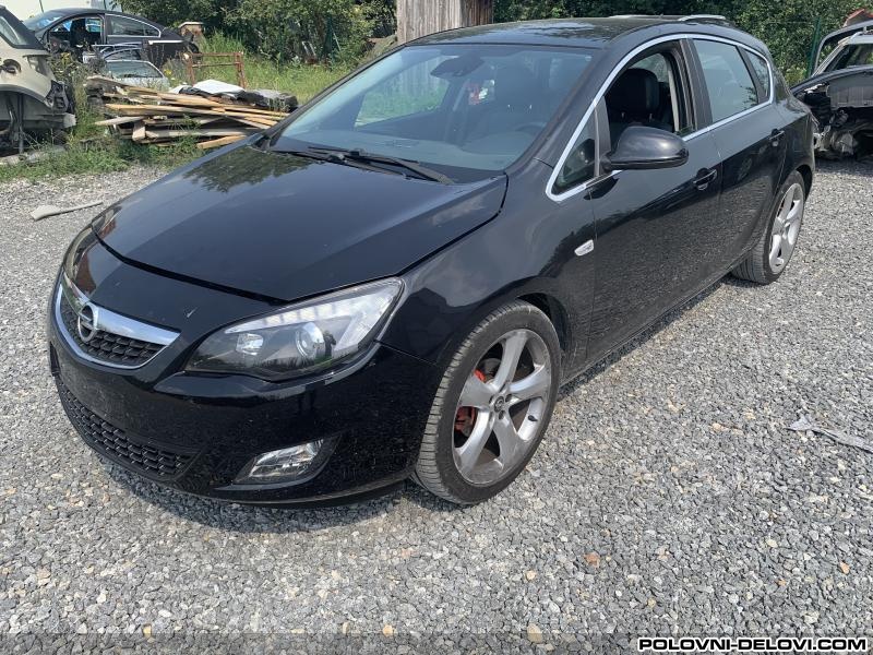 Opel Astra Nebo Enterijer