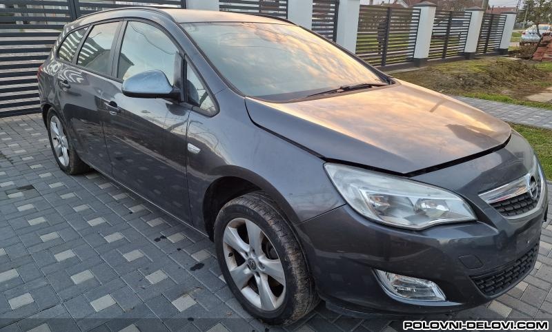 Opel Astra Astra J A17dtj Kompletan Auto U Delovima