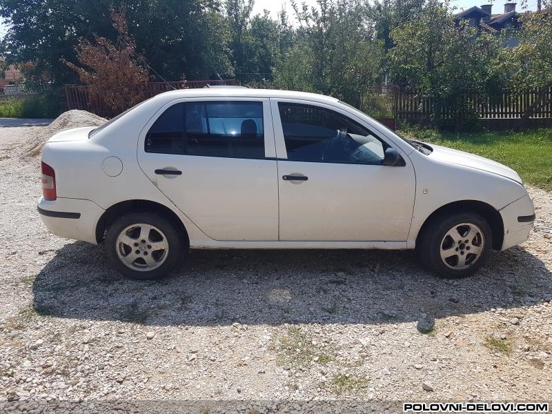 Skoda Fabia BENZIN DIZEL DELOVI Kompletan Auto U Delovima