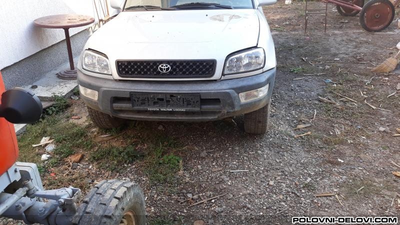 Toyota RAV 4 29i Kompletan Auto U Delovima