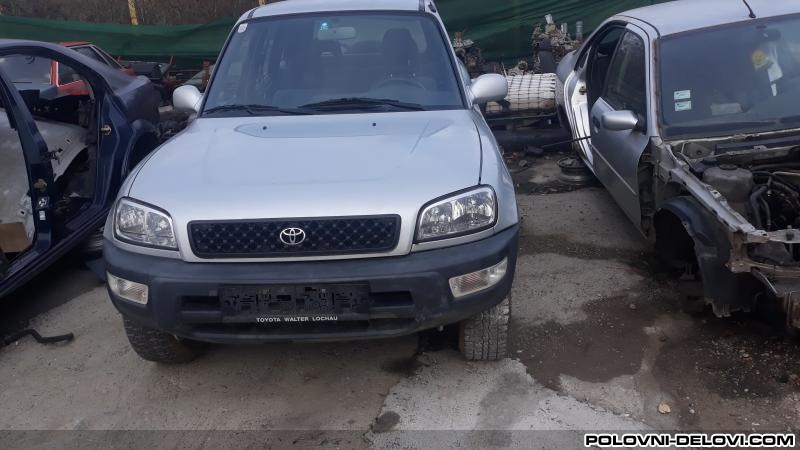 Toyota RAV 4 20i Kompletan Auto U Delovima