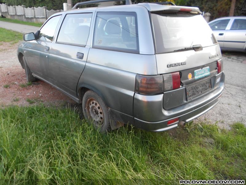 Lada 111 U Delovima Menjac I Delovi Menjaca