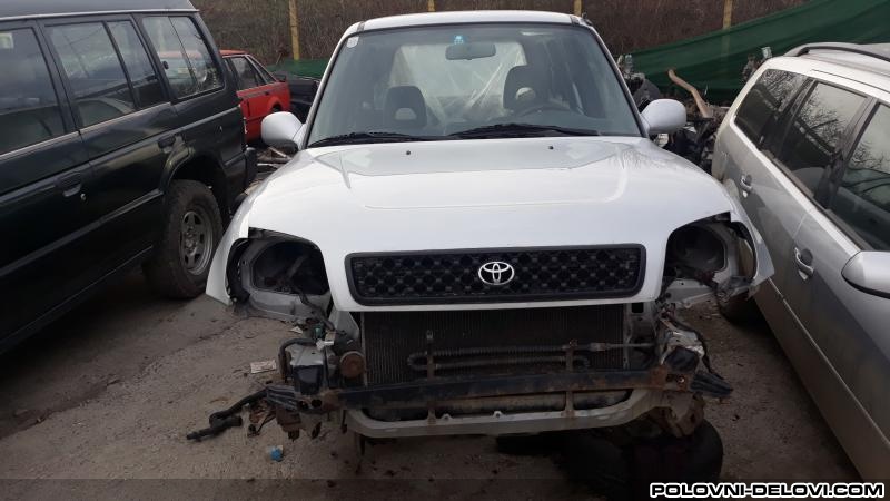 Toyota RAV 4 20i Kompletan Auto U Delovima