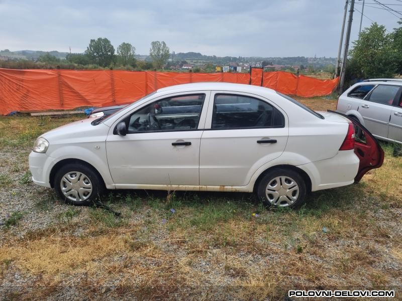 Chevrolet Aveo 1.2b Kompletan Auto U Delovima