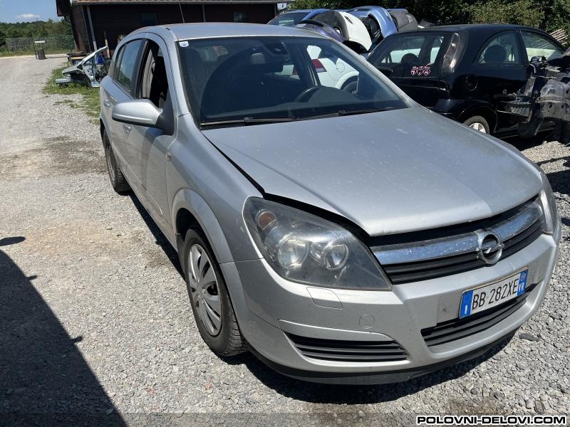 Opel Astra H Desna Prednja Vrat Karoserija