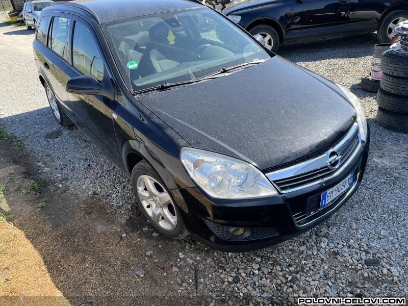 Opel Astra H Z167 Desna Prednja Vrat Karoserija