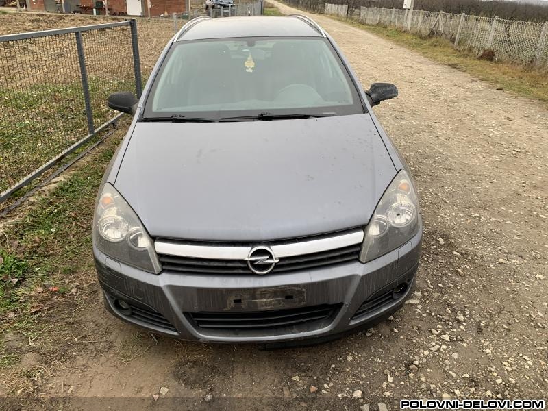 Opel Astra H Maska U Braniku Karoserija