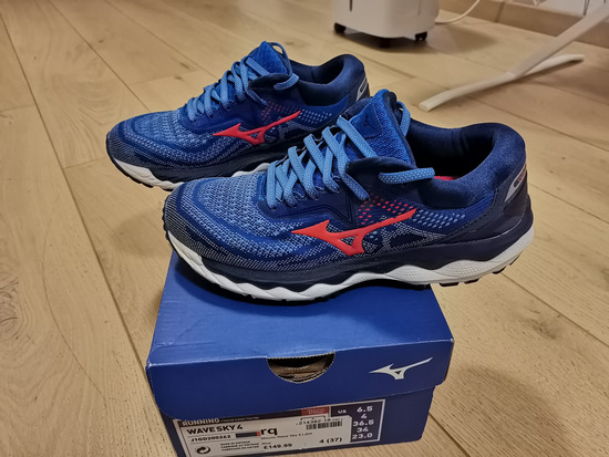 Mizuno Wave Sky 4 37