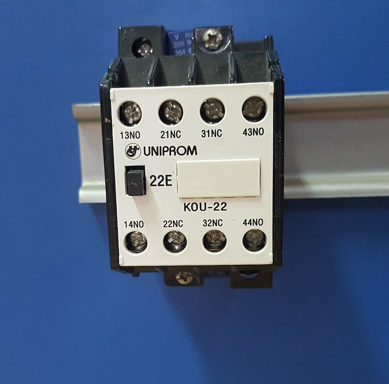 KONTAKTOR POMOCNI KOU-22 220V AC