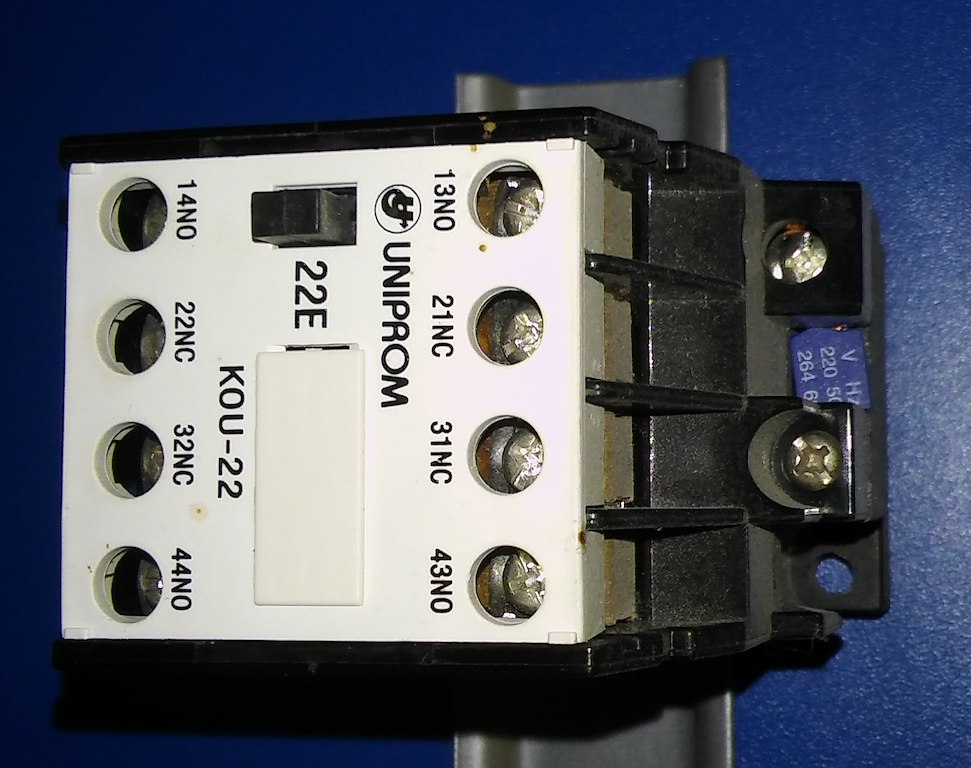 KONTAKTOR POMOCNI KOU-31 220V AC