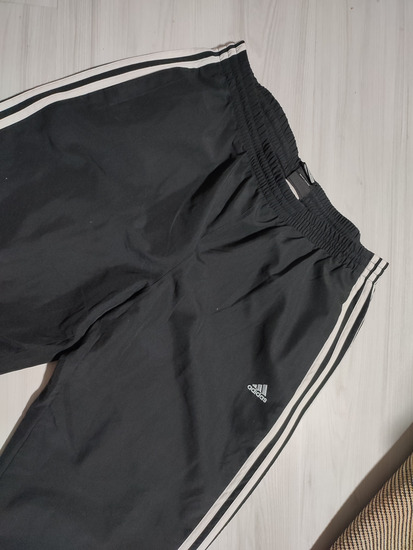 Adidas crna trenerka XL - ORIGINAL - kao nova