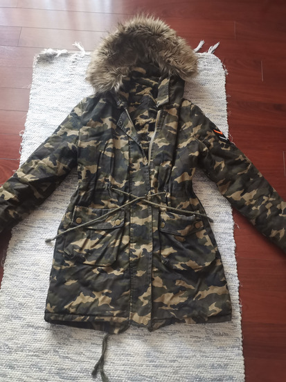 Maskirana jakna parka