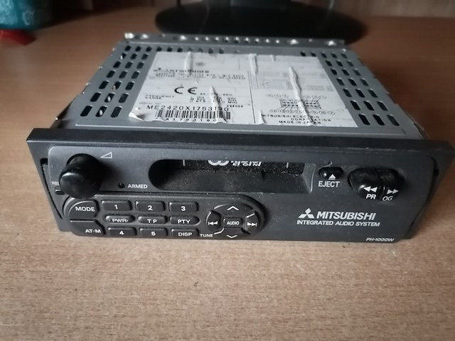 Auto radio kasetofon Mitsubishi PH-1000W