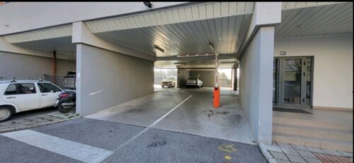 Parking mesto u garaži