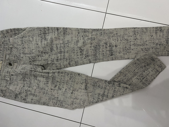 Vrhunske efektne pantalone 36