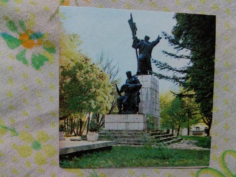 Spomenici revolucije broj 102