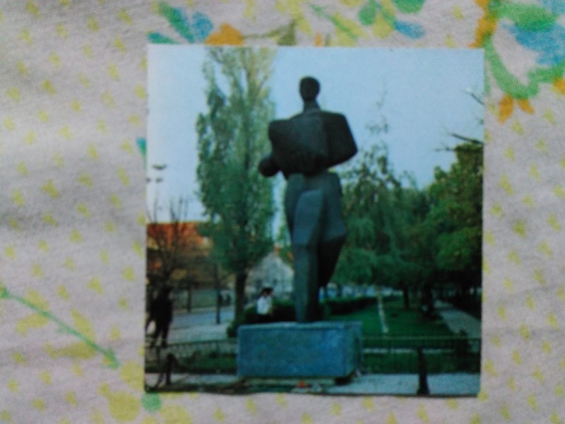 Spomenici revolucije broj 221