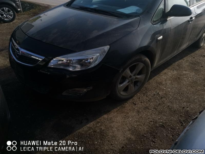 Opel Astra J 1.7cdti Kompletan Auto U Delovima