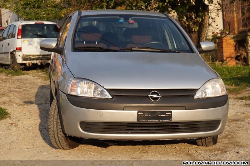 Opel Corsa Maska U Braniku Karoserija