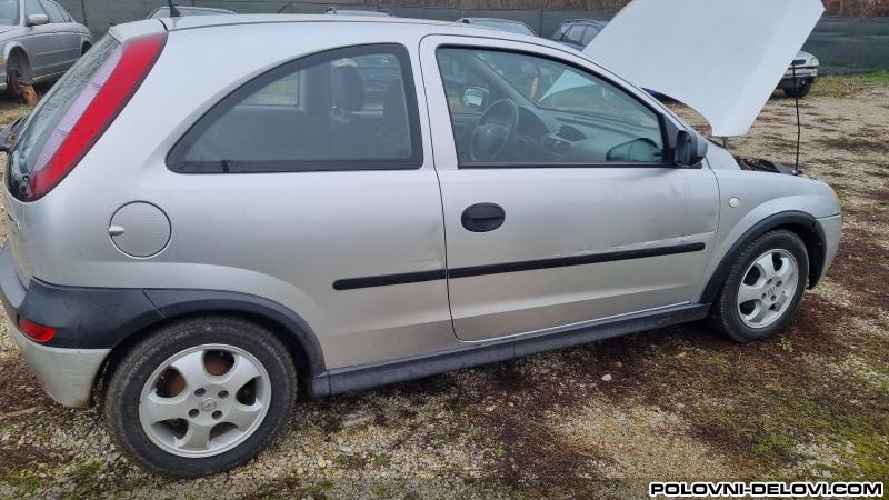 Opel Corsa C 1.0 B Kompletan Auto U Delovima