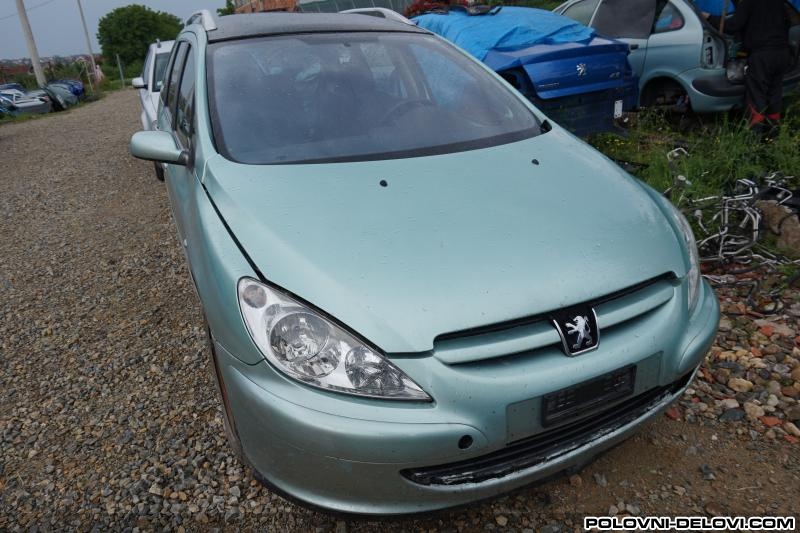 Peugeot 307 ZELENA Kompletan Auto U Delovima