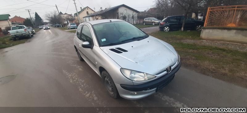 Peugeot 206 1.4 Hdi 1.4 B 1.6b Kompletan Auto U Delovima