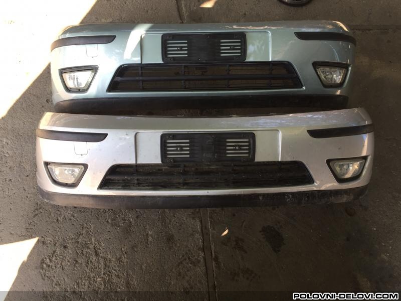 Ford Focus Branik Fokus 1 Kompletan Auto U Delovima