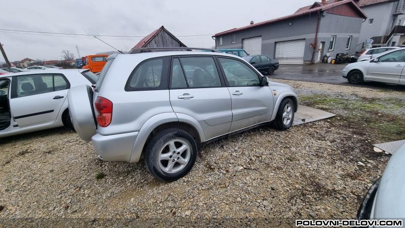 Toyota RAV 4 2.0 D D4d Kompletan Auto U Delovima