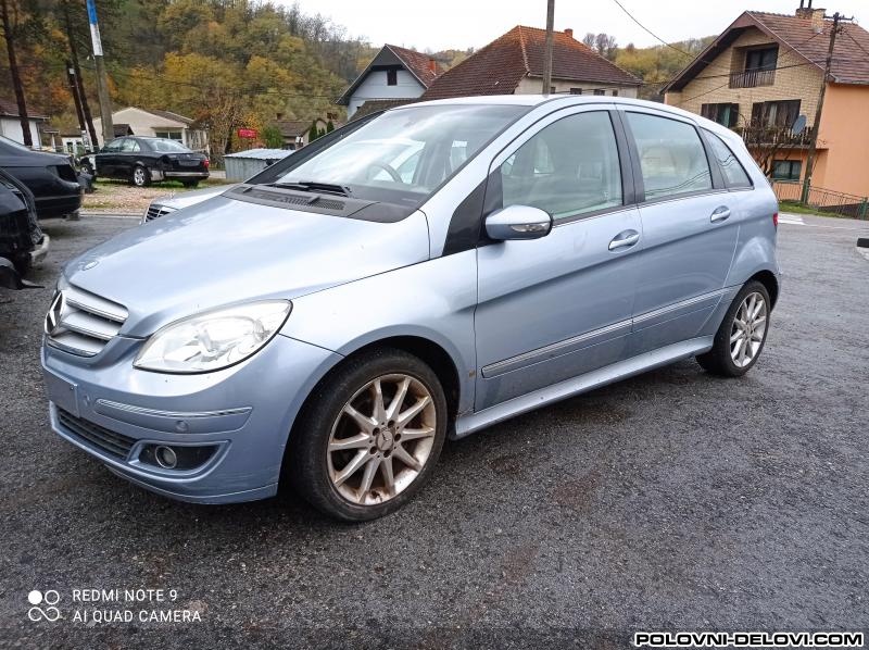 Mercedes B Klasa W245 Kompletan Auto U Delovima