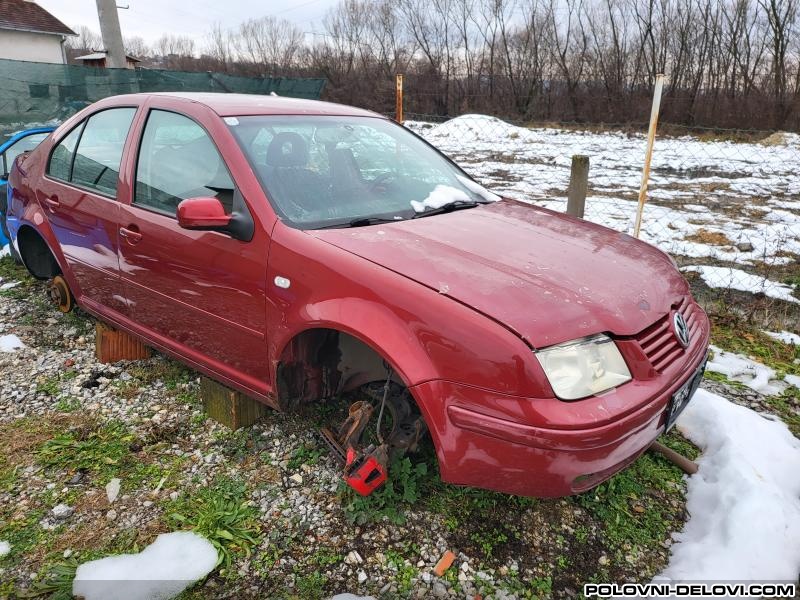 Volkswagen Bora 1.6 Kompletan Auto U Delovima