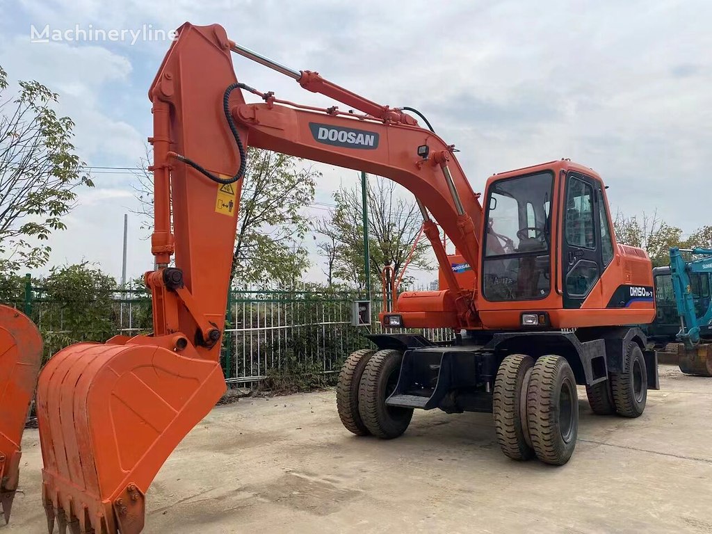 Doosan DH150W-7 bager točkaš