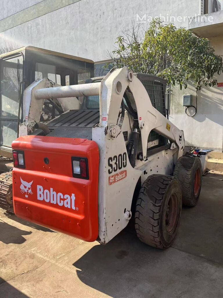 Bobcat S300 mini utovarivač