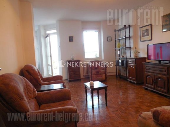 #40318, Izdavanje, Stan, CRVENI KRST, 1200 EUR