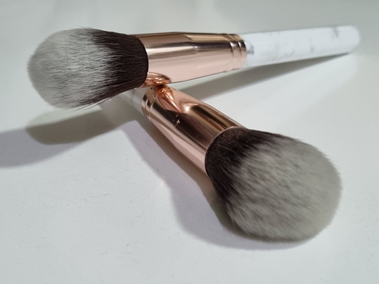 Četke za puder, bronzer, rumenilo