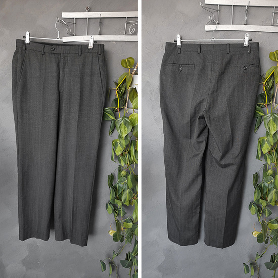 Armani muske pantalone S/M?