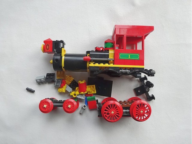 LEGO Toy Story Western Train Chase lokomotiva nepotpuna