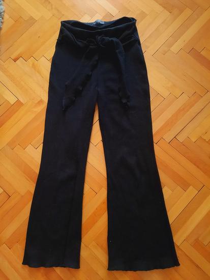 BERSHKA ZVONASTE PANTALONE VEL. M