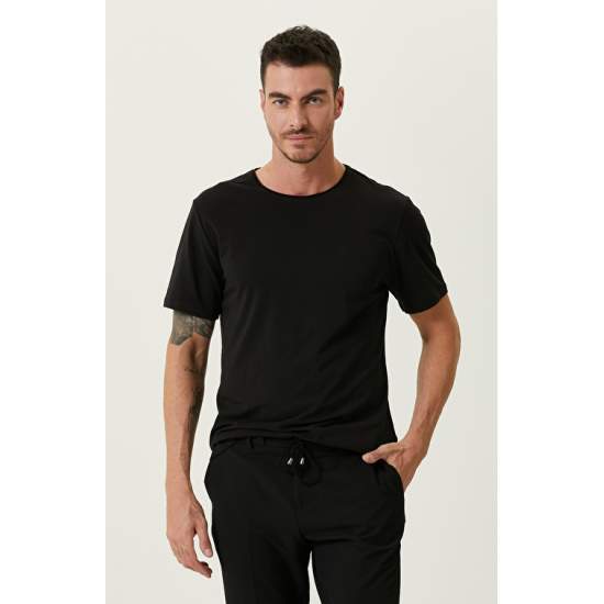 Black T-shirt