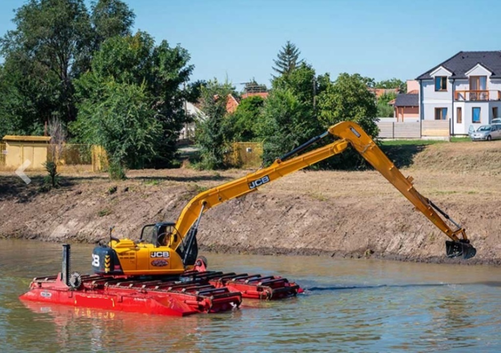 Bager amfibija JCB 220