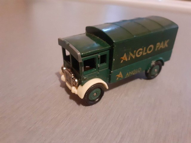 KAMION CORGI A.E.C. VAN- MADE IN GT BRITAIN