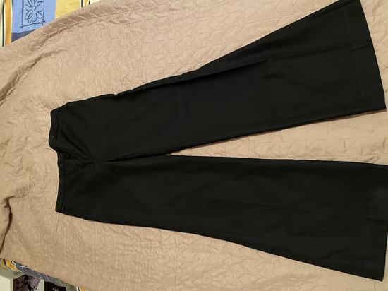 Crne Zara pantalone sirokih nogavica