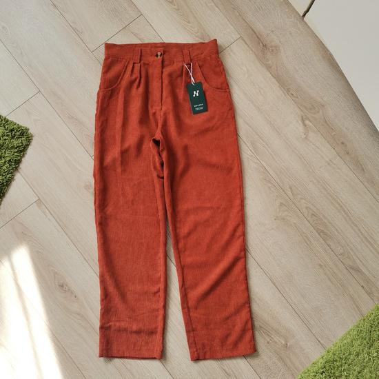 Nove pantalone visokog struka