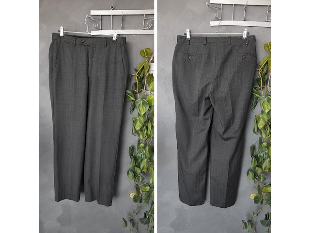 Armani muske pantalone S/M?