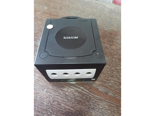 nintendo game cube konzola ispravna ko sa slika