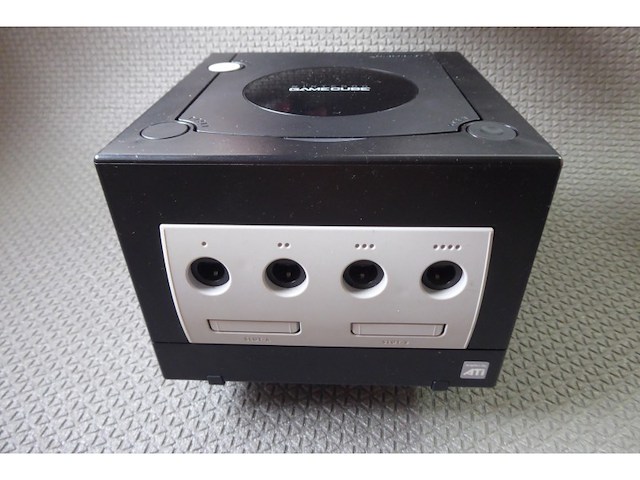 GAMECUBE Nintendo / konzola  (Pearl White, Black)