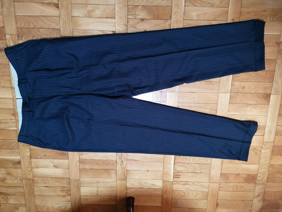 Kao nove muske pantalone velicina 56 100% vuna