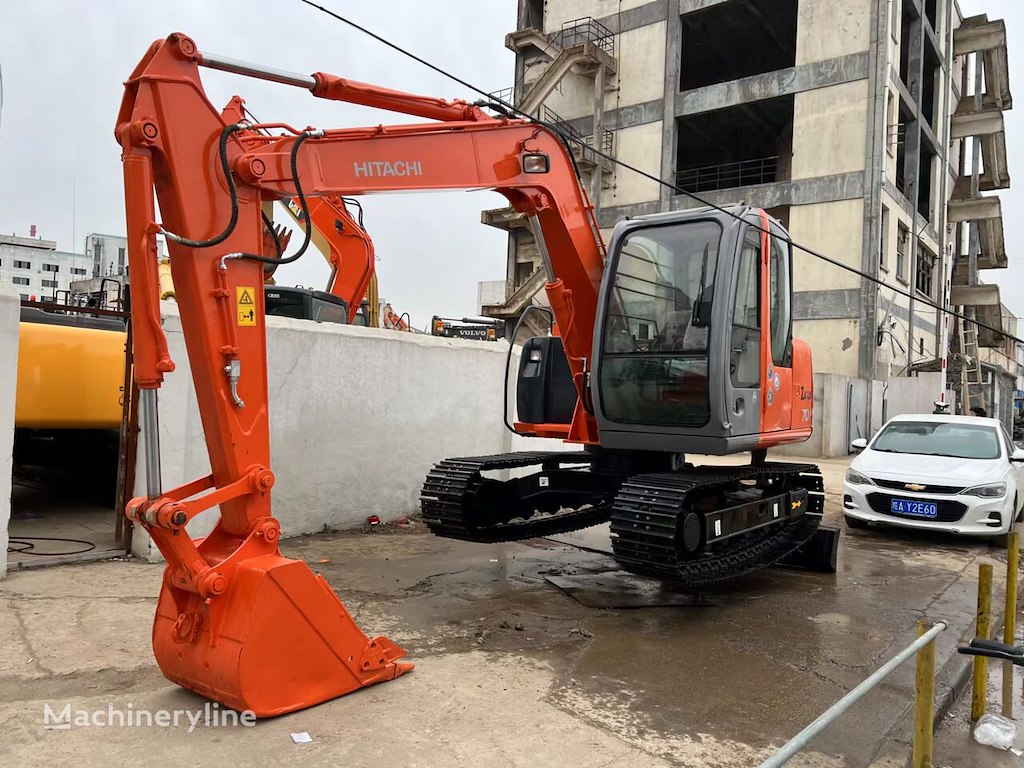 Hitachi ZX70 bager guseničar