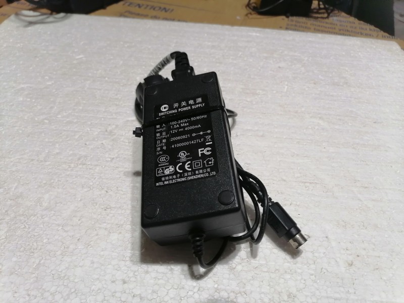 adapter 12 volti- 4 ampera