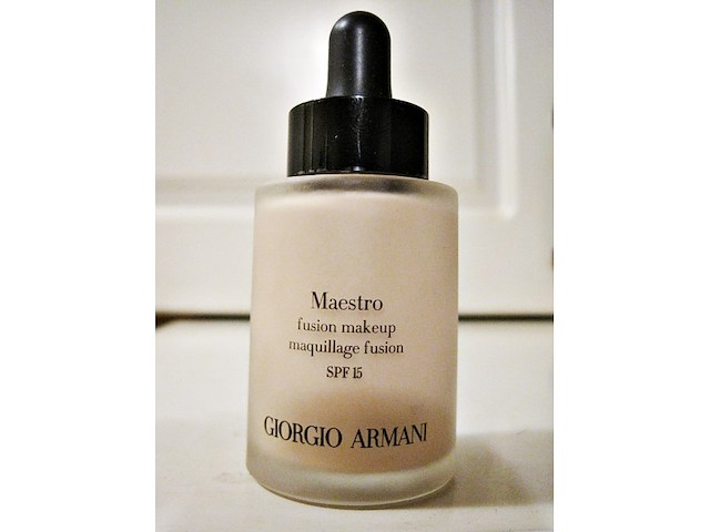 Giorgio Armani  Maestro Fusion Make Up Foundation